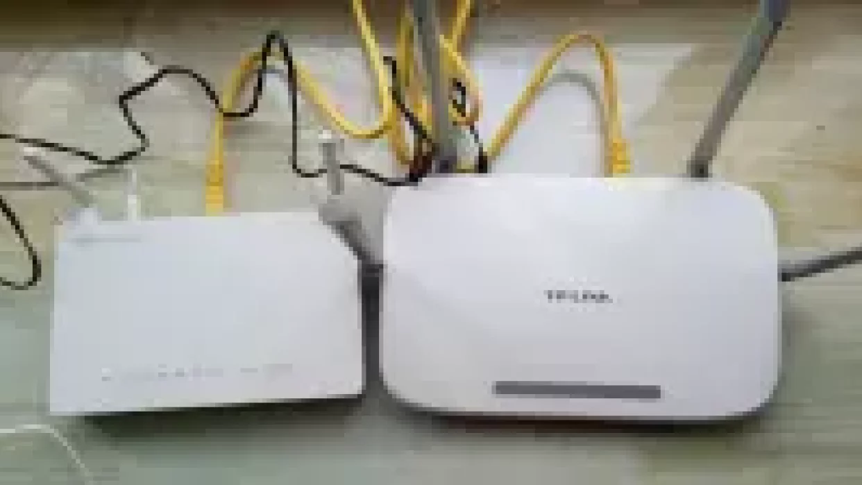 天翼网关自带WIFI信号弱如何加装一台路由器