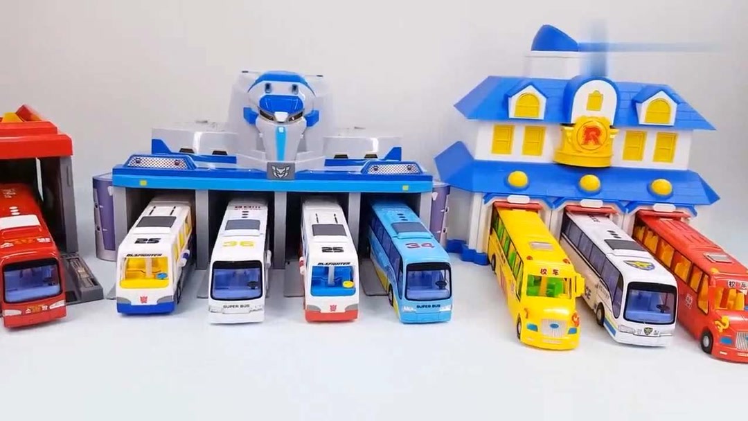 会变身的公交车玩具模型