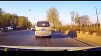 行车记录仪:开车路上不谨慎,最是容易出事故
