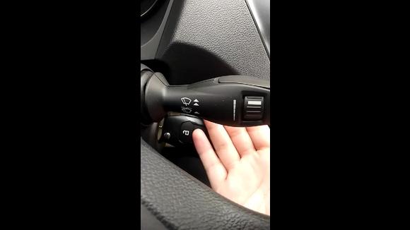 驾驶知识小课堂 下雨天,要正确地使用雨刷器「来自懂车帝车友圈」