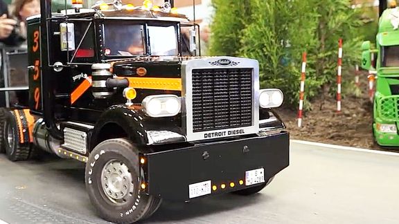 展示每种 RC卡车 RC 推土机 RC 斯堪尼亚 RC 奔驰卡车 利勃海尔