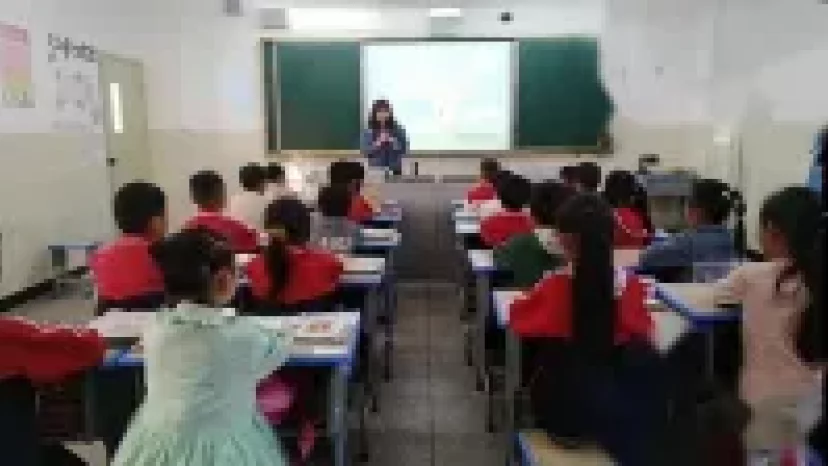 六 认识钟表_计时工具的变化_第一课时(西南师大版一年级下册)_...