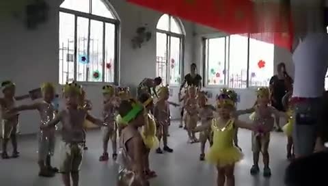 幼儿园小班教案 小小班舞蹈