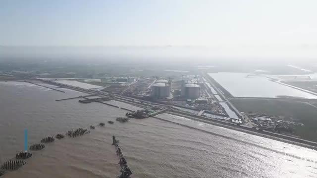 我国自主研发的超大容积LNG储罐开工建造