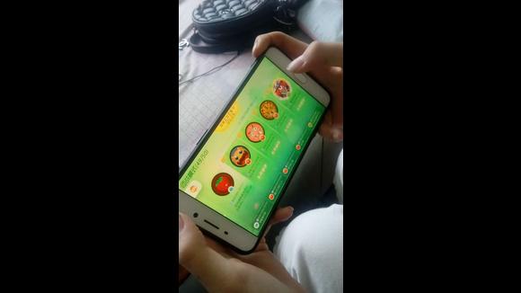 这个游戏叫做球球大作战。