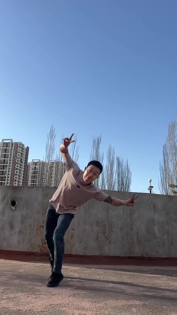 今天训练空中表情管理跑酷