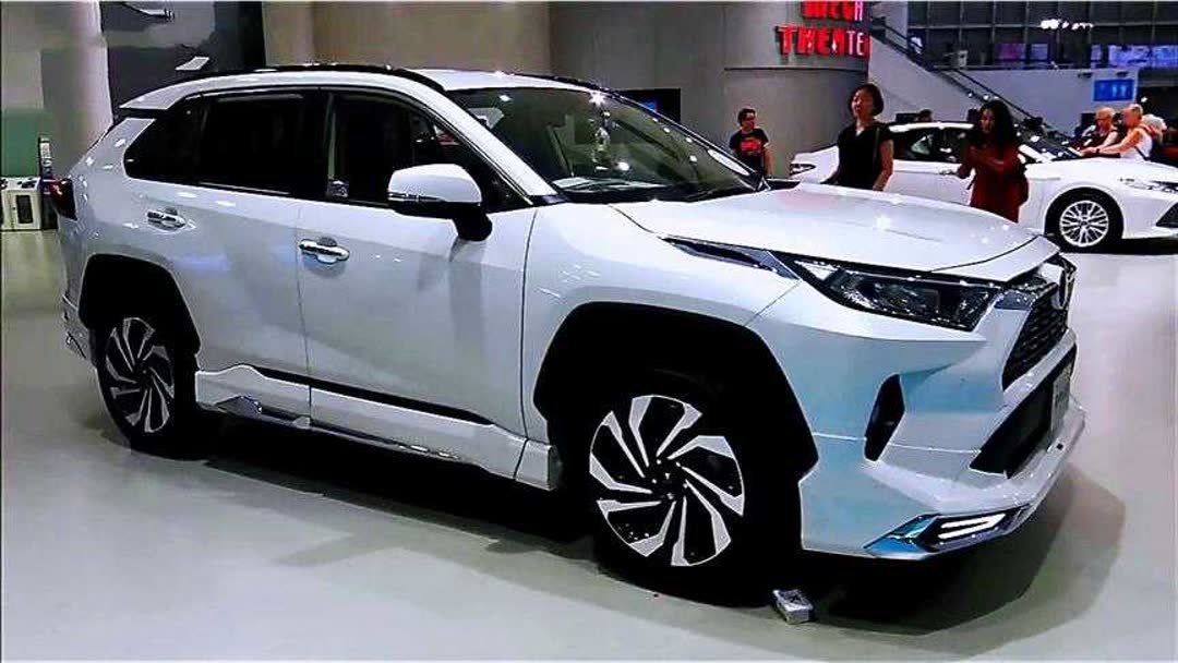丰田终于爆发了,2021款RAV4荣放霸气登场,新车比奥迪Q7还霸气