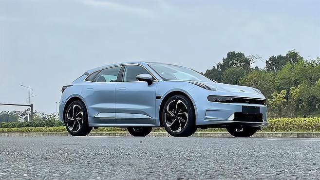 国产高端电动车,选极氪001还是比亚迪汉EV?