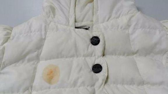 羽绒服沾了油渍不好清洗?这个方法太好了!又省钱,又实用!