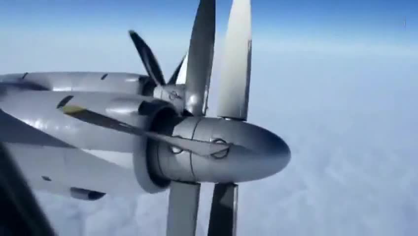 图为95轰炸机装备的涡桨发动机