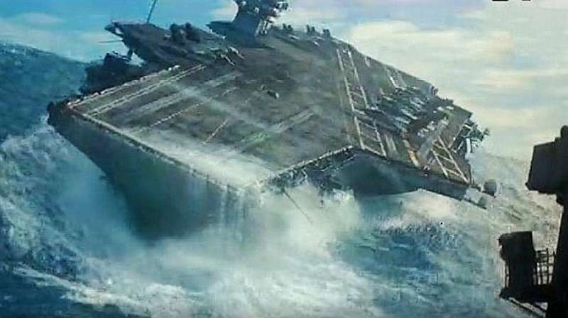 海上的航母,能够抗住12级的台风吗?答案和你想的不太一样