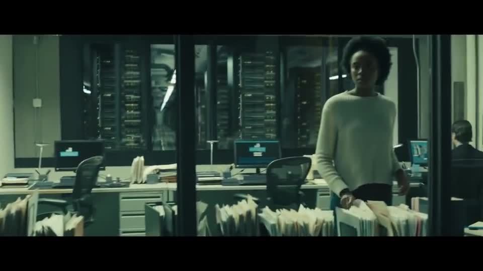 男子偷偷上传数据,把数据卡损坏,不留证据