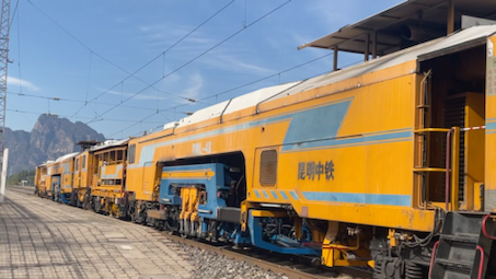 2022年10月5日下午,57917延庆北侧线发车下行去往茶坞方向,8b牵引...