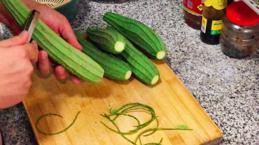 简单易学家常菜之丝瓜炒肉、一看就会做的下饭菜!#家常菜