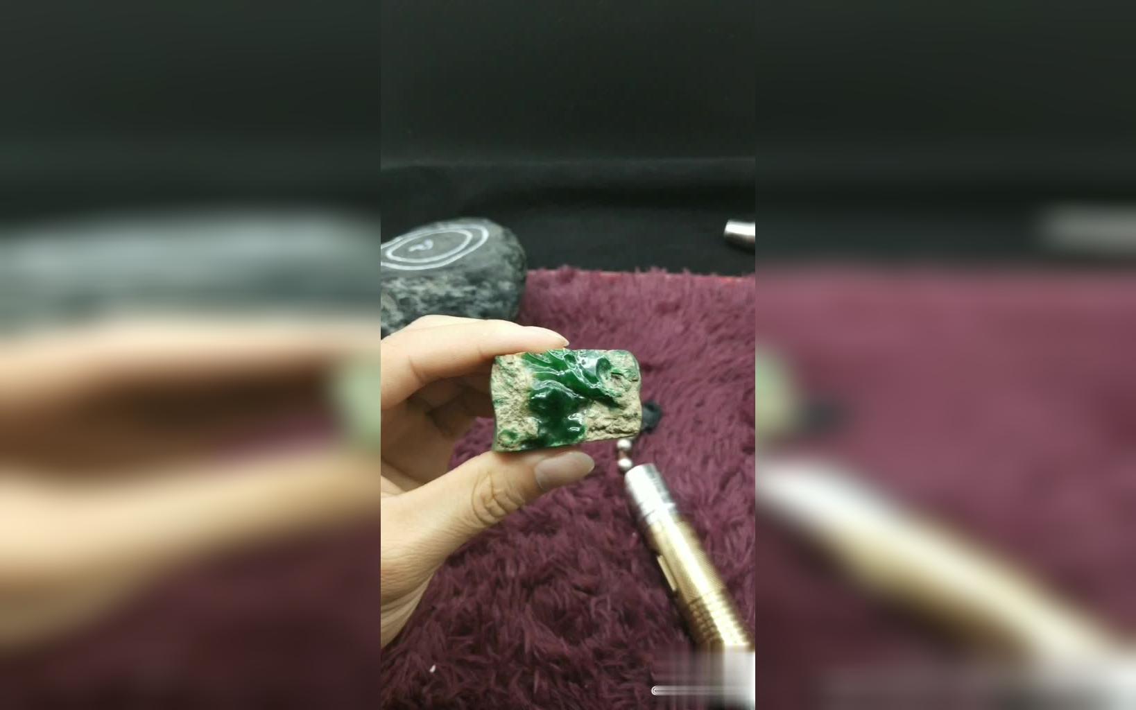 比起潘粤明画灭霸,我做翡翠原石是认真的.