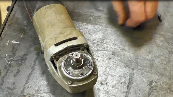 废旧角磨机别扔,牛人教你这样改,功能强大到不敢相信