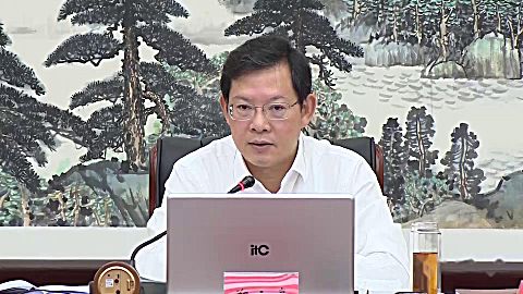 ...主持召开市委常委会(扩大)会议 传达学习中央、省有关精神 抓紧抓实...