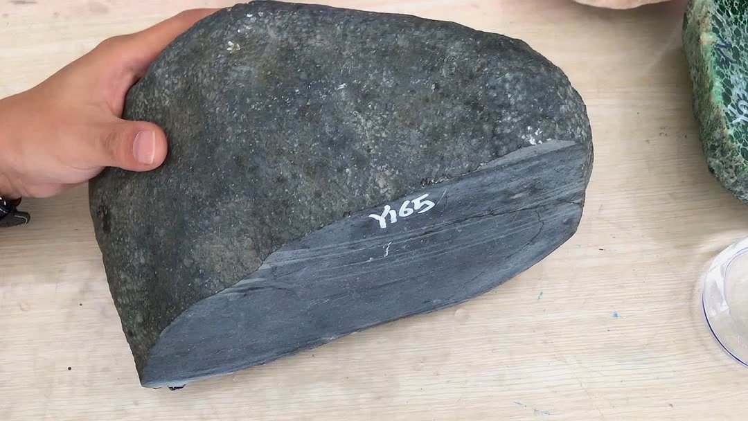 翡翠课堂：蛇纹石玉与翡翠的区别