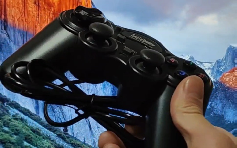 用连发手柄玩模拟器游戏就是爽呀