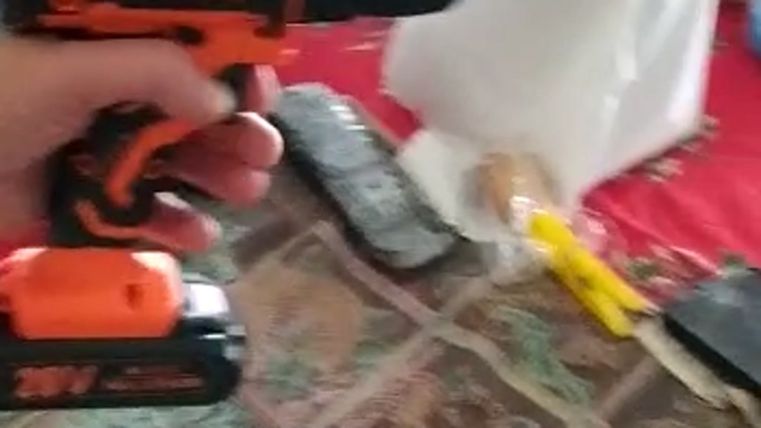 电钻电池充满电电钻也无法使用