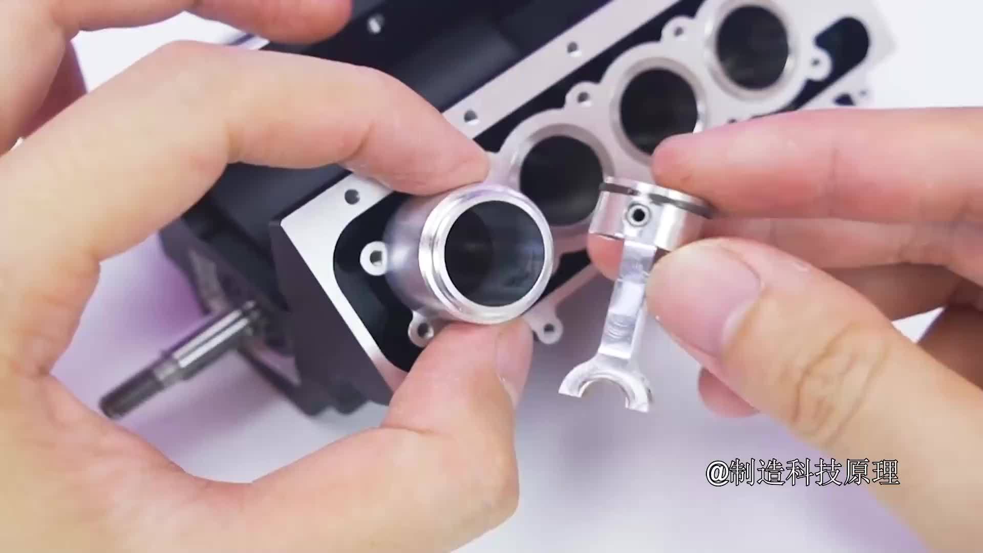 V8超级引擎@抖音小助手 #有男生会拒绝这个玩具吗 #男孩子的快乐 #...