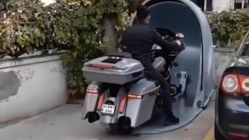 这个停车位不错,刷新我们的认知了,这样的好创意值得推广