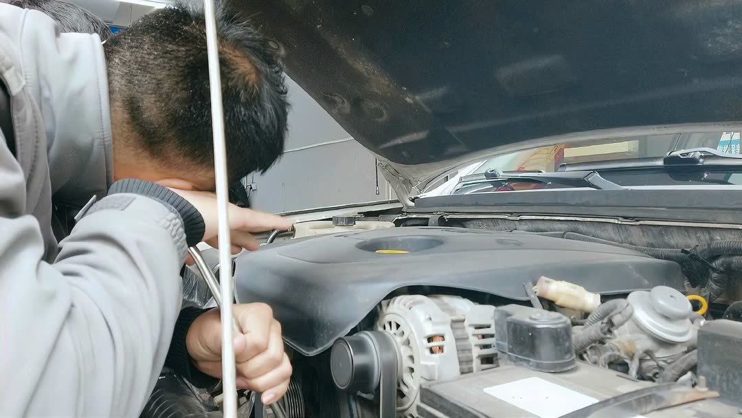 小车开久了方向盘抖动大哥260花30块钱搞定