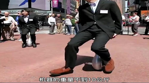 可以360度自由行走的电动平衡车,让你逛街也能坐着走