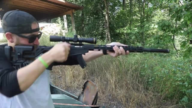 来听一听消音器的效果,差距还不小!