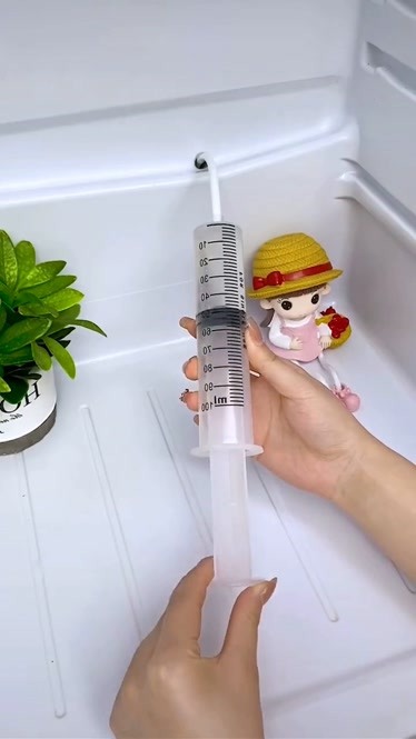 家里冰箱经常结冰的,肯定是排水孔堵住了,用这个疏通器疏通