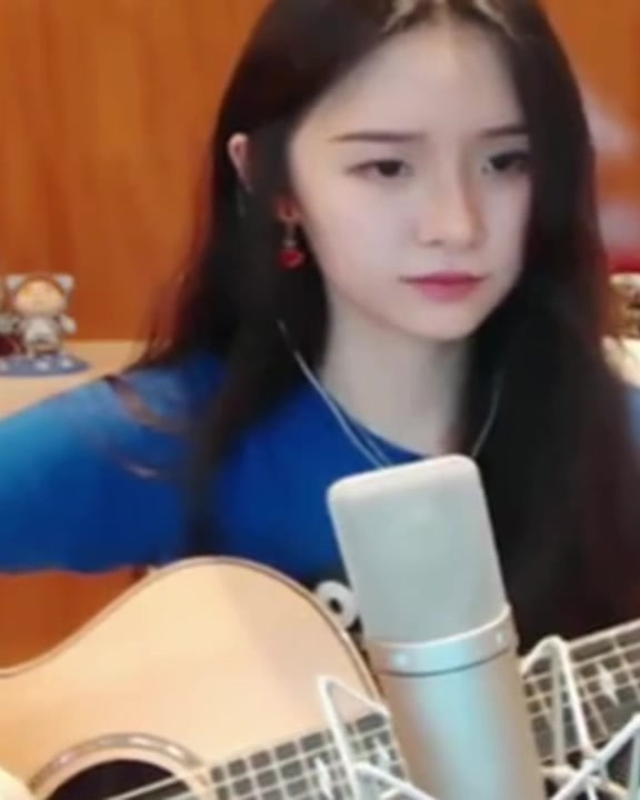 阿冷翻唱周杰伦的经典歌曲《稻香》,太好听,百听不厌!