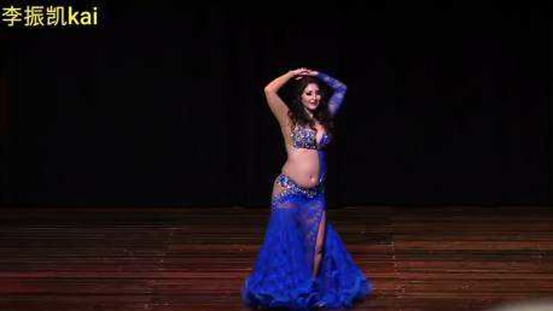 稍微有点肉的跳肚皮舞最好看,抖起来肉都在动,2