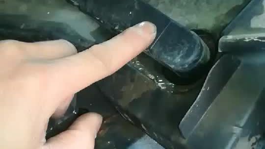 卡罗拉前雨刷器臂拆卸方法。【来自懂车帝车友圈】