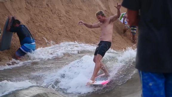 别问我为什么划船不用桨,主要是靠浪ߌ�!#vlog拍出抖音范儿