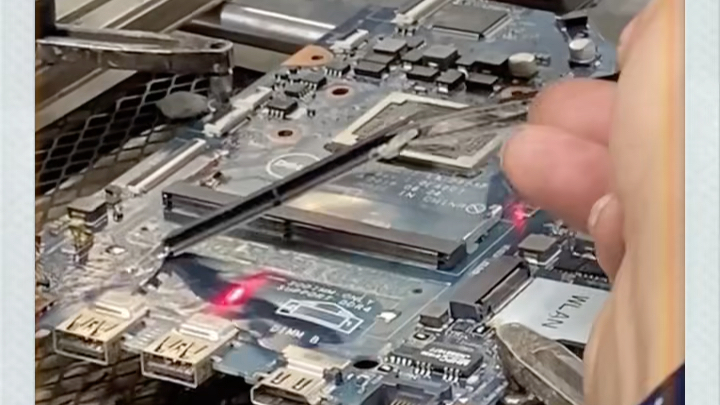 徐州 惠普笔记本花屏 检测内存卡槽坏,更换新内存卡槽,看着简单,还是...