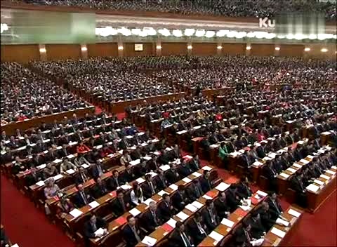 十二届全国人大一次会议在京闭幕