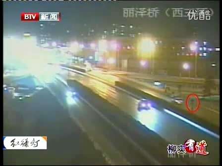 交通小贴示小标志发挥大作用(柳实有道)