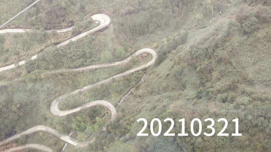 空中俯瞰张家界天门山99道弯