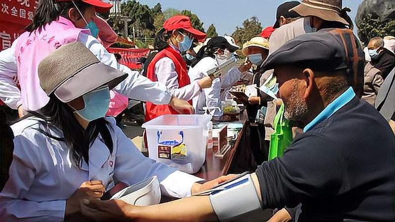 大理祥云县举行2023年学雷锋志愿服务集中示范活动启动仪式