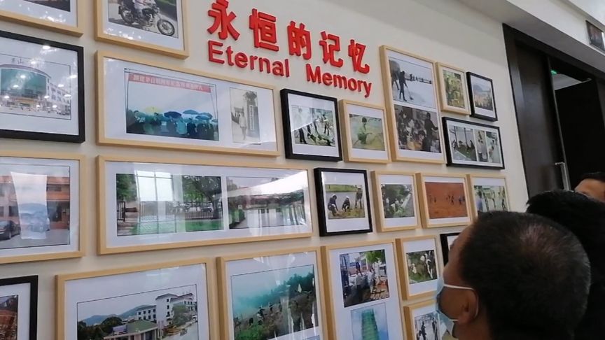 社会实践的学生,感受红色文化