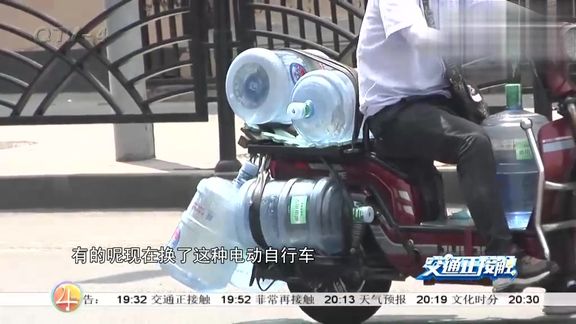 交警重拳出击 治理摩托车电动车违法,骑车可不能太任性!