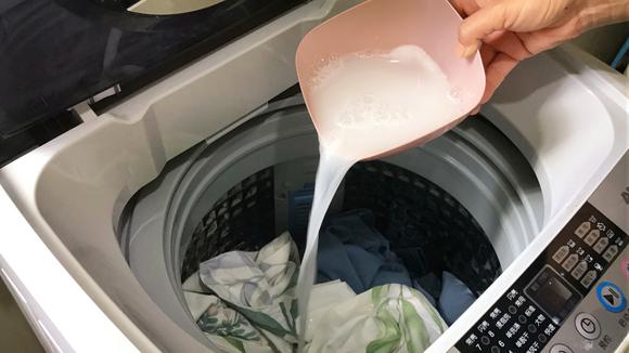 洗衣机洗床单时,多倒一碗水,床单洗完干净如新,太实用了