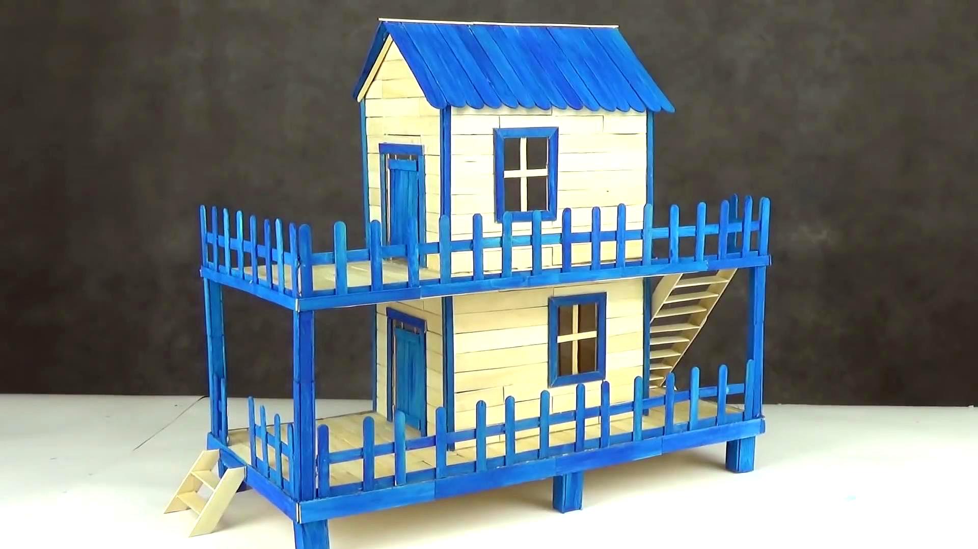 手工牛人用雪糕棍为小仓鼠做了一款豪华两层别墅,里面家具还挺齐