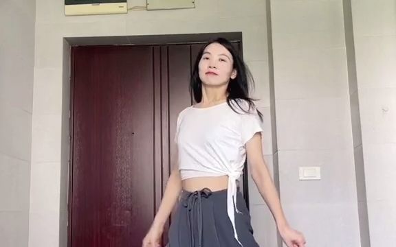 卧室门的另一个用途!柔软度练起来!