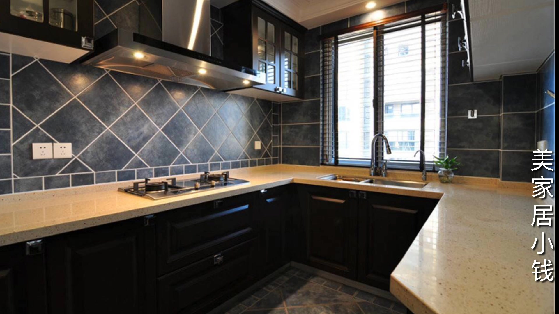 5平米厨房师傅这样设计,光线好又实用,真的很不错!