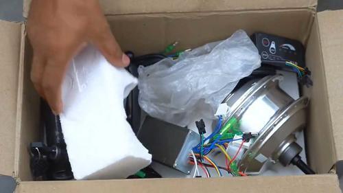 简单几个配件将自行车改造电动车,时速能达到千米