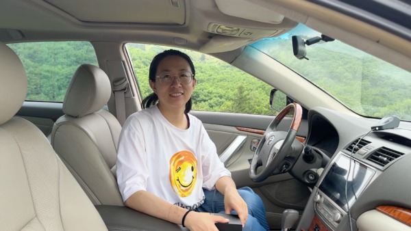 盯盯拍Z50行车记录仪:女汉子也能轻松安装