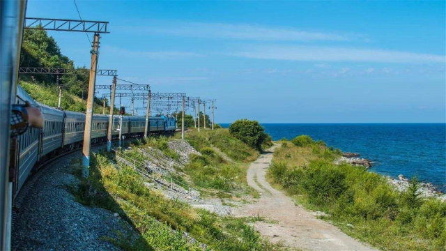 横跨三国的列车,连接我国到俄罗斯,50年行程是地球一千圈