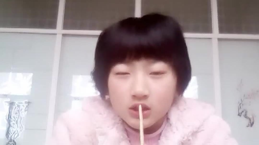 注意我带的首饰,银戒指和金手环