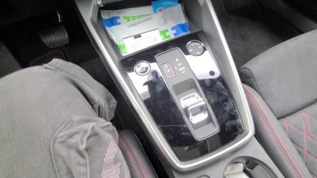 抢鲜看:2021款 奥迪A3L换挡区域讲解